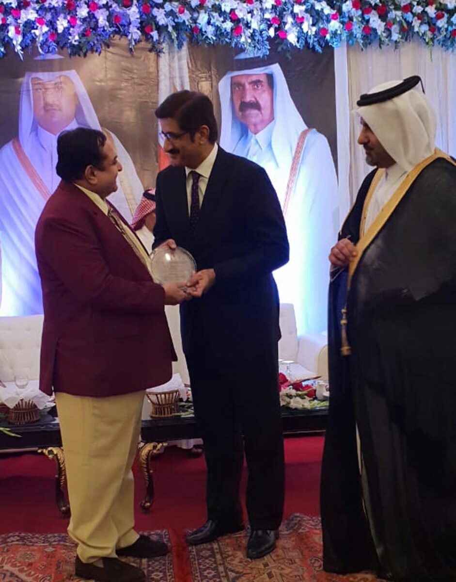 Rashid Hashmi chairman Hashmi group received shield from CM Sindh ...
