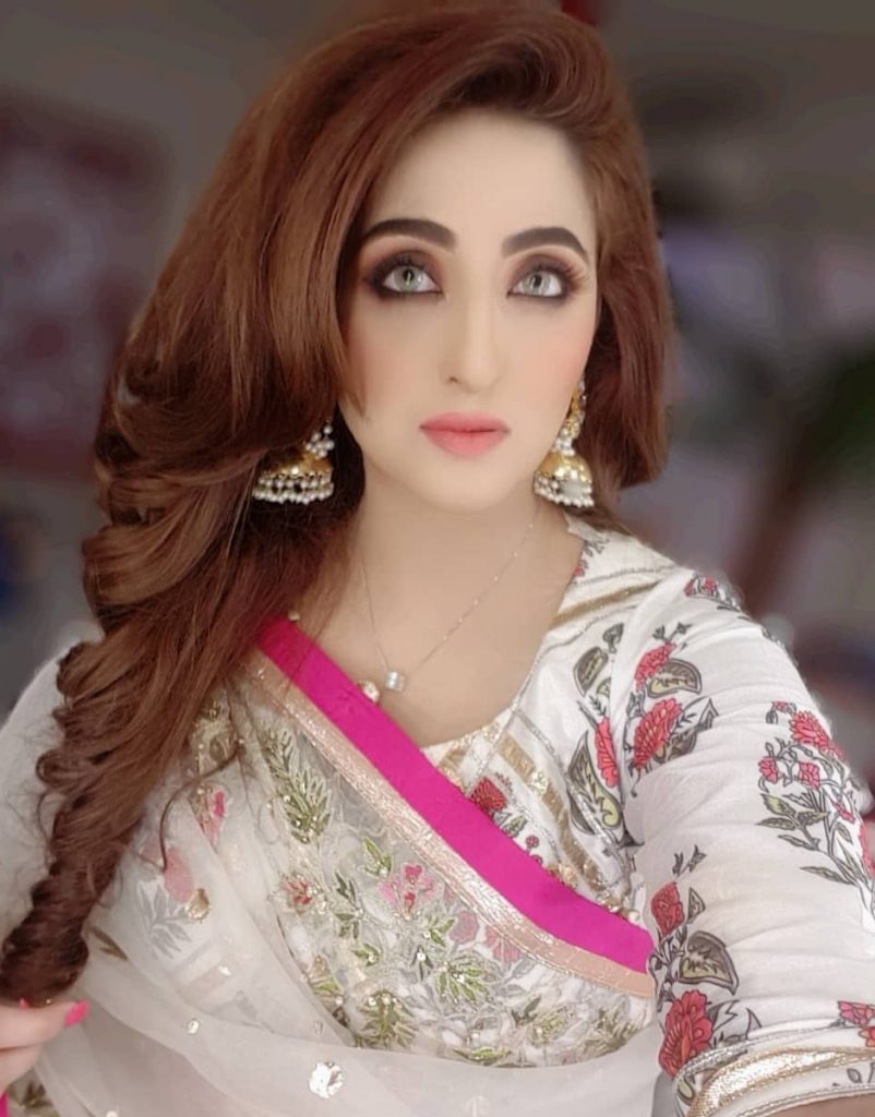 Beautiful Pictures of Actress Fatima Sohail with her Son – Daily The Azb