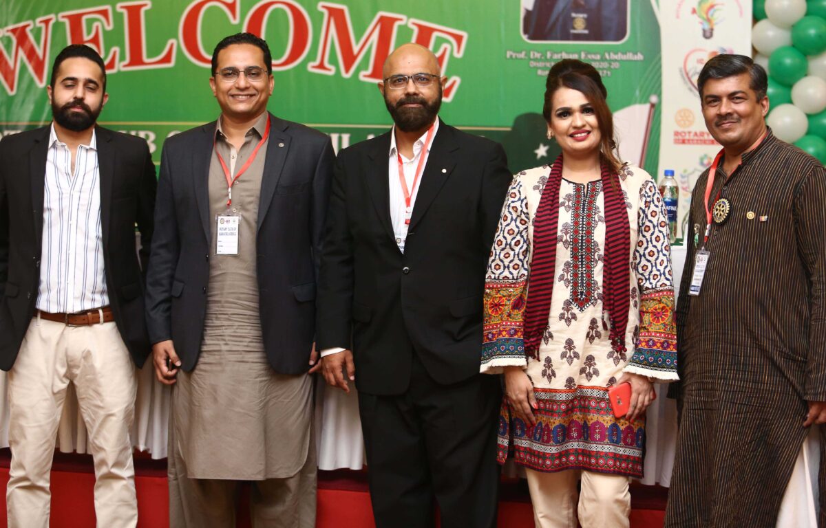 Rotary Club Karachi Avenue hosts a oath taking ceremony. – Daily The Azb