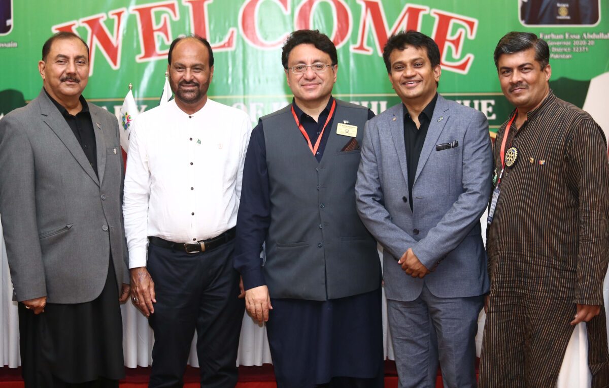 Rotary Club Karachi Avenue hosts a oath taking ceremony. – Daily The Azb