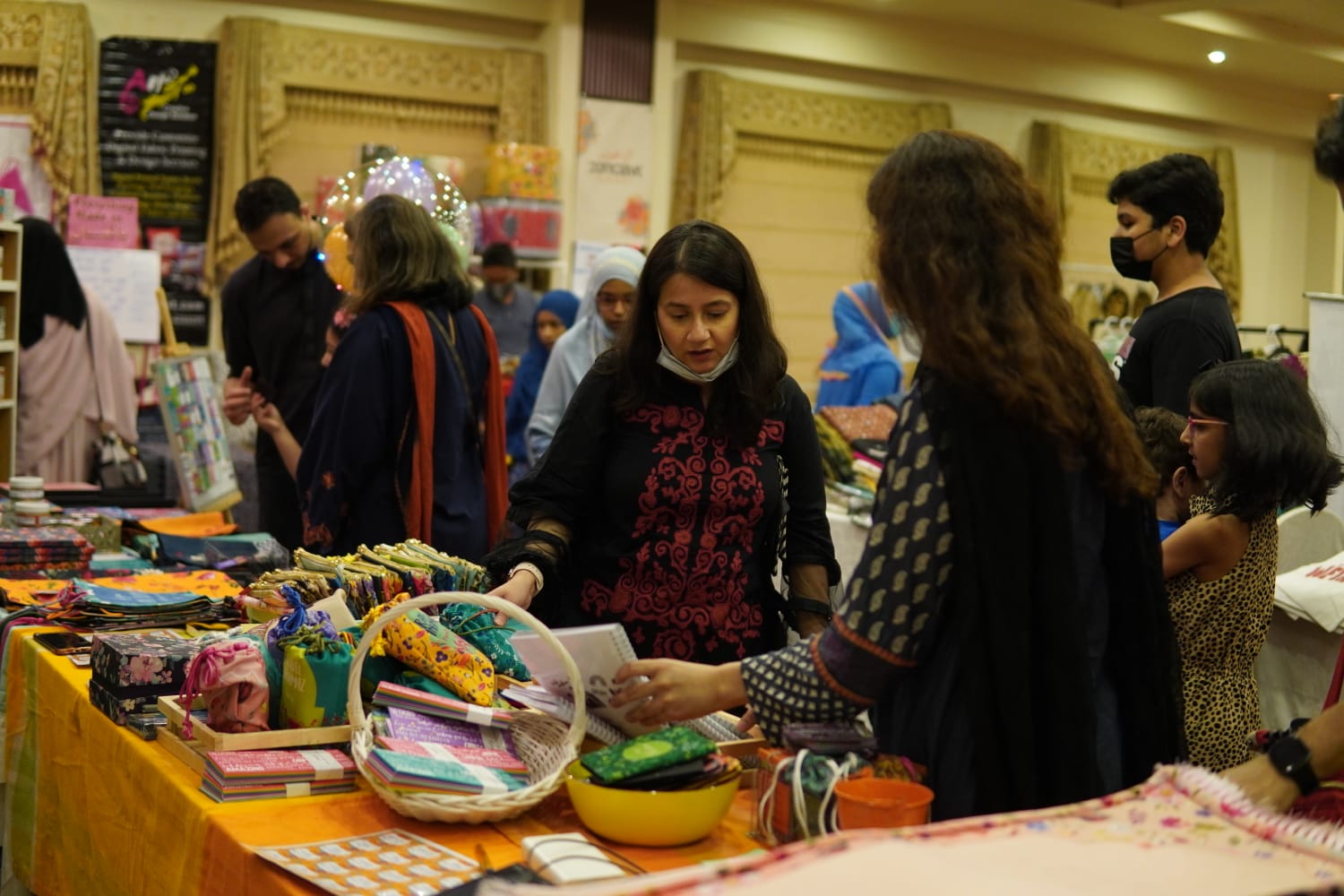 90+ local crafters exhibit 'Made in Pakistan' products at Indie Art ...