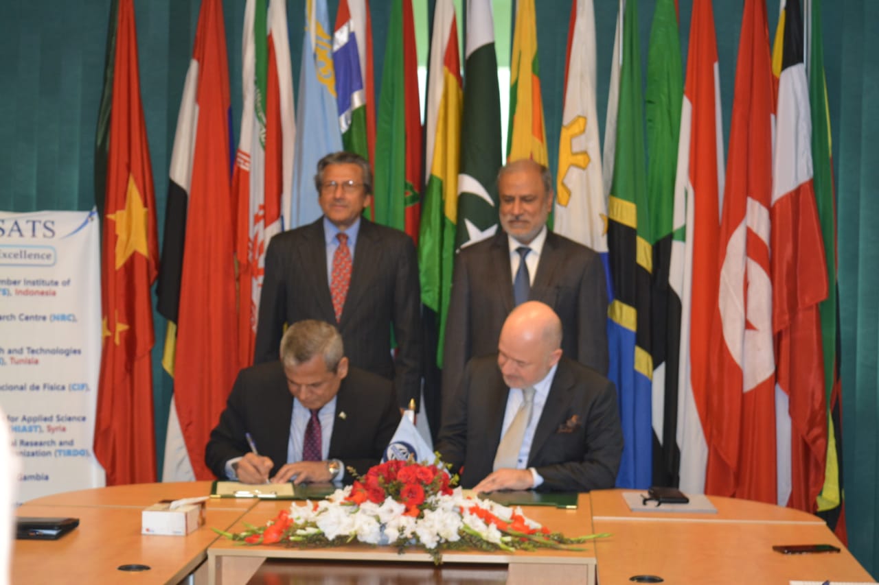 COMSATS & WBAF to cooperate and collaborate in S&T, sign LoI.