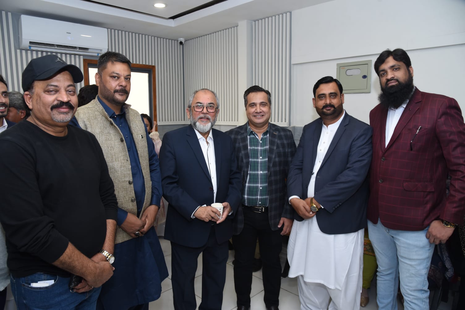 Dr. Essa Lab Pays Homage to Pakistan's Martyrs. – Daily The Azb