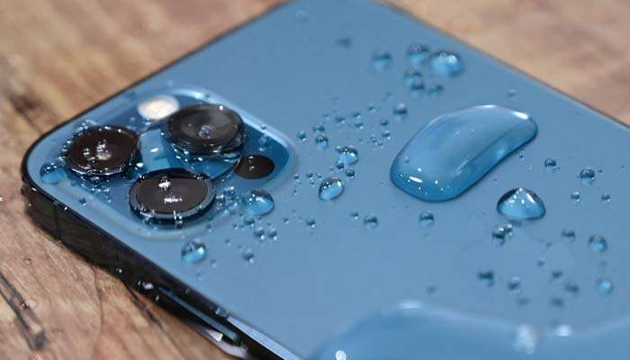 Reviving Wet iPhones: Apple's Tips for Water Damage Recovery – Daily ...
