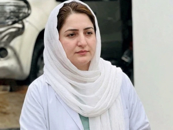 Dr Maah Noor Undergoes Acid Attack Surgery in Karachi as Doctors Report ...